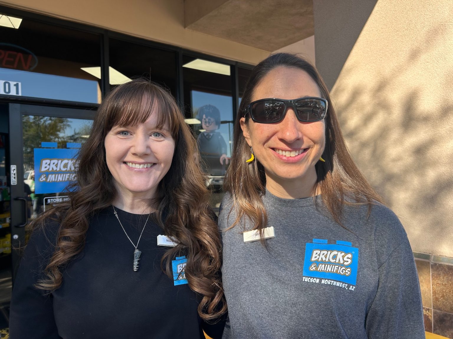 Bricks and Minifigs Now Open (At River and Orange Grove) – 90 Seconds ...